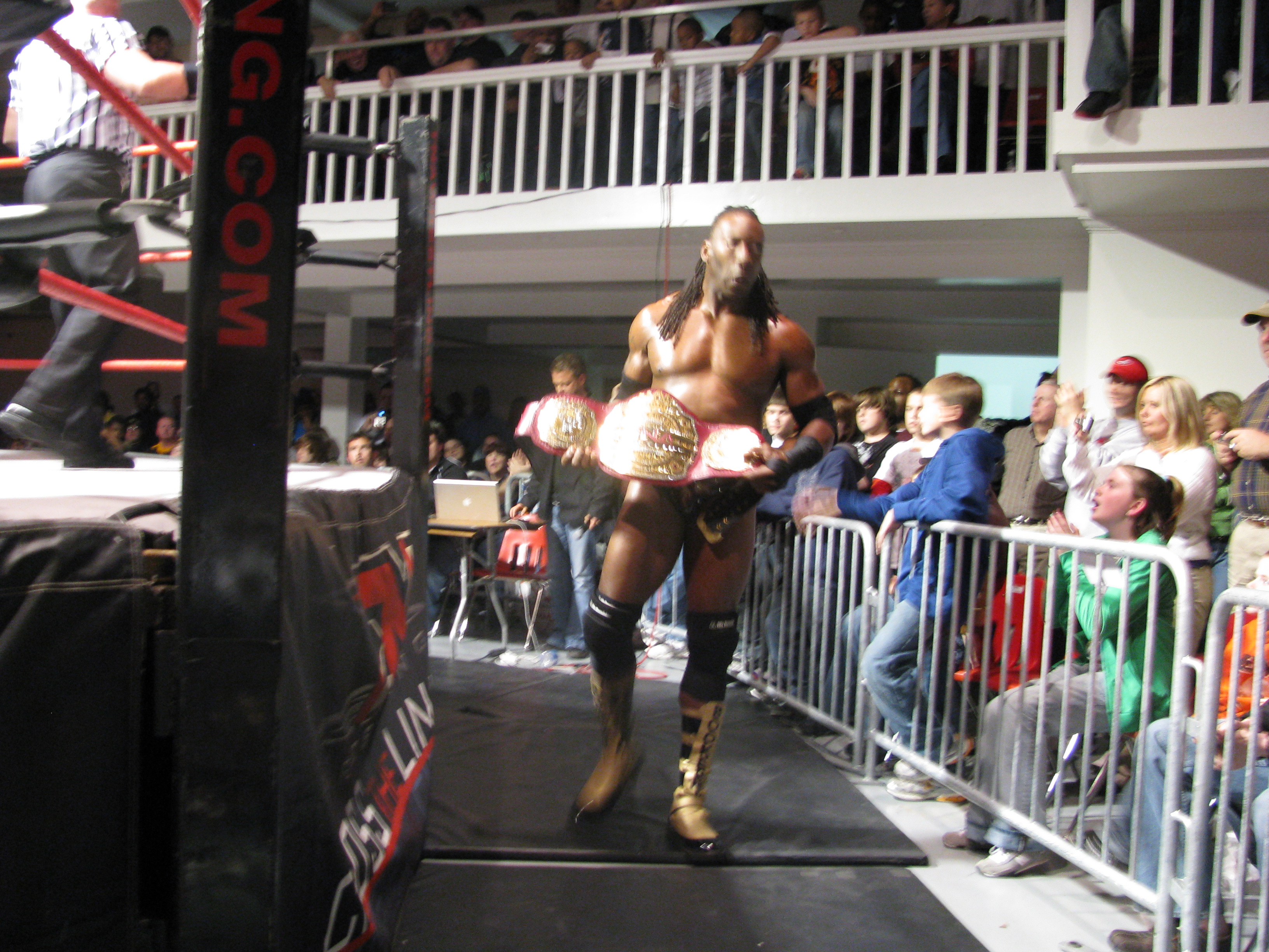 PWTorch.com - TNA News: Pictures from TNA's house show and meet-and ...